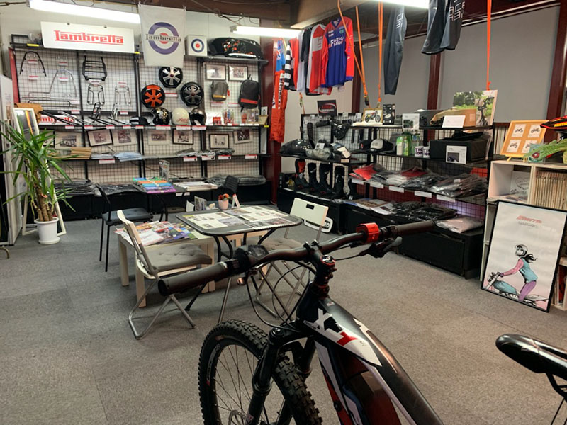 【ファンティック】カフェ＆バー「モータリストファクトリー」がオープン| バイクブロス・マガジンズ